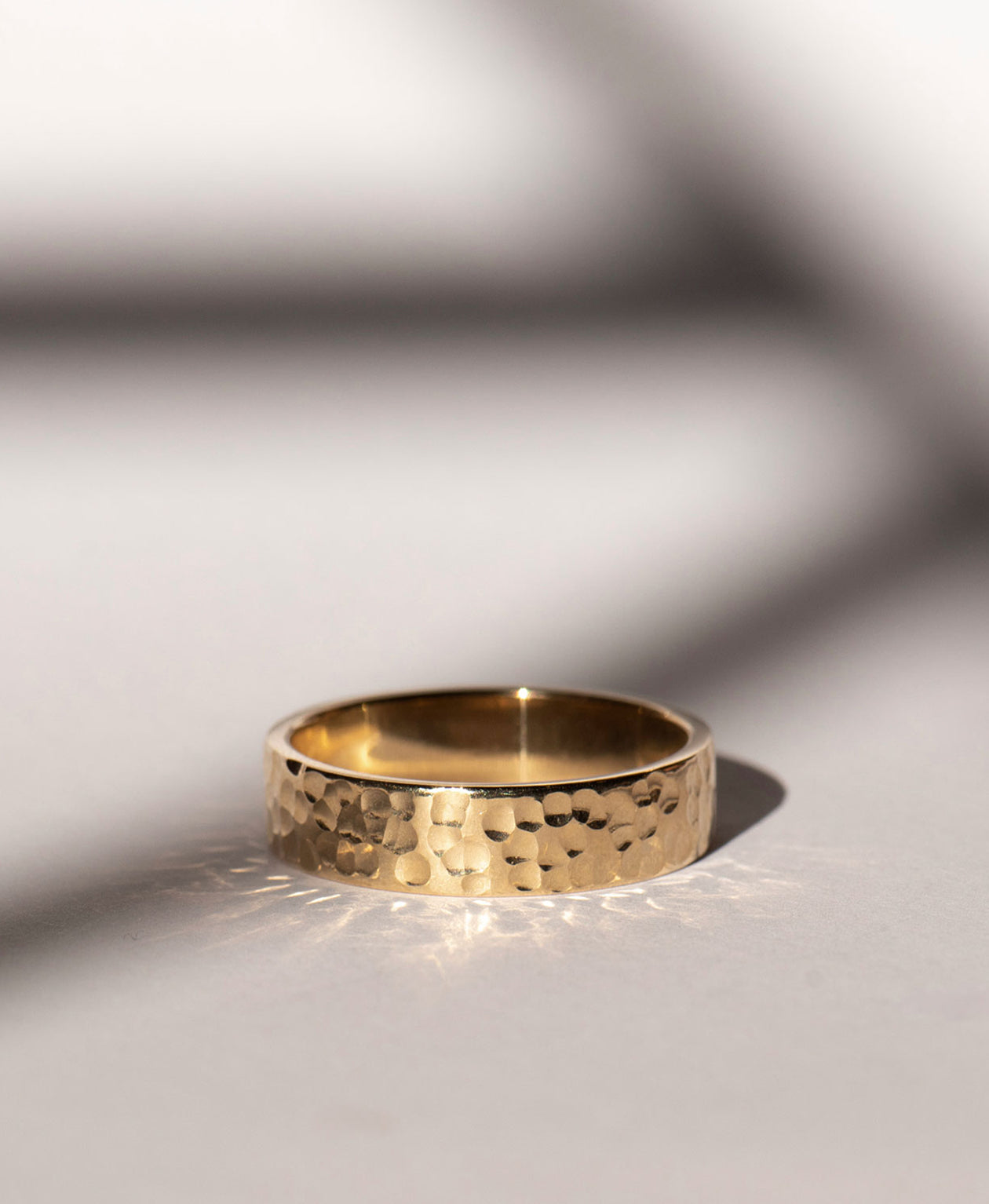 Orion Band 6mm - 18k Yellow Gold | Zoë & Morgan NZ